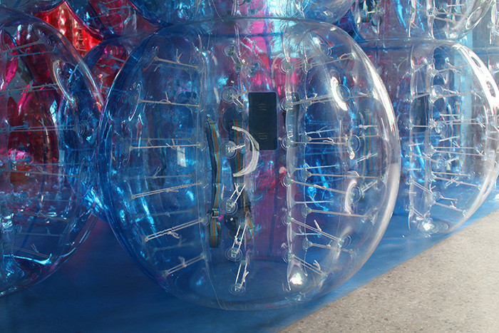 Le football humain de boule de bulle badine le football gonflable de ...